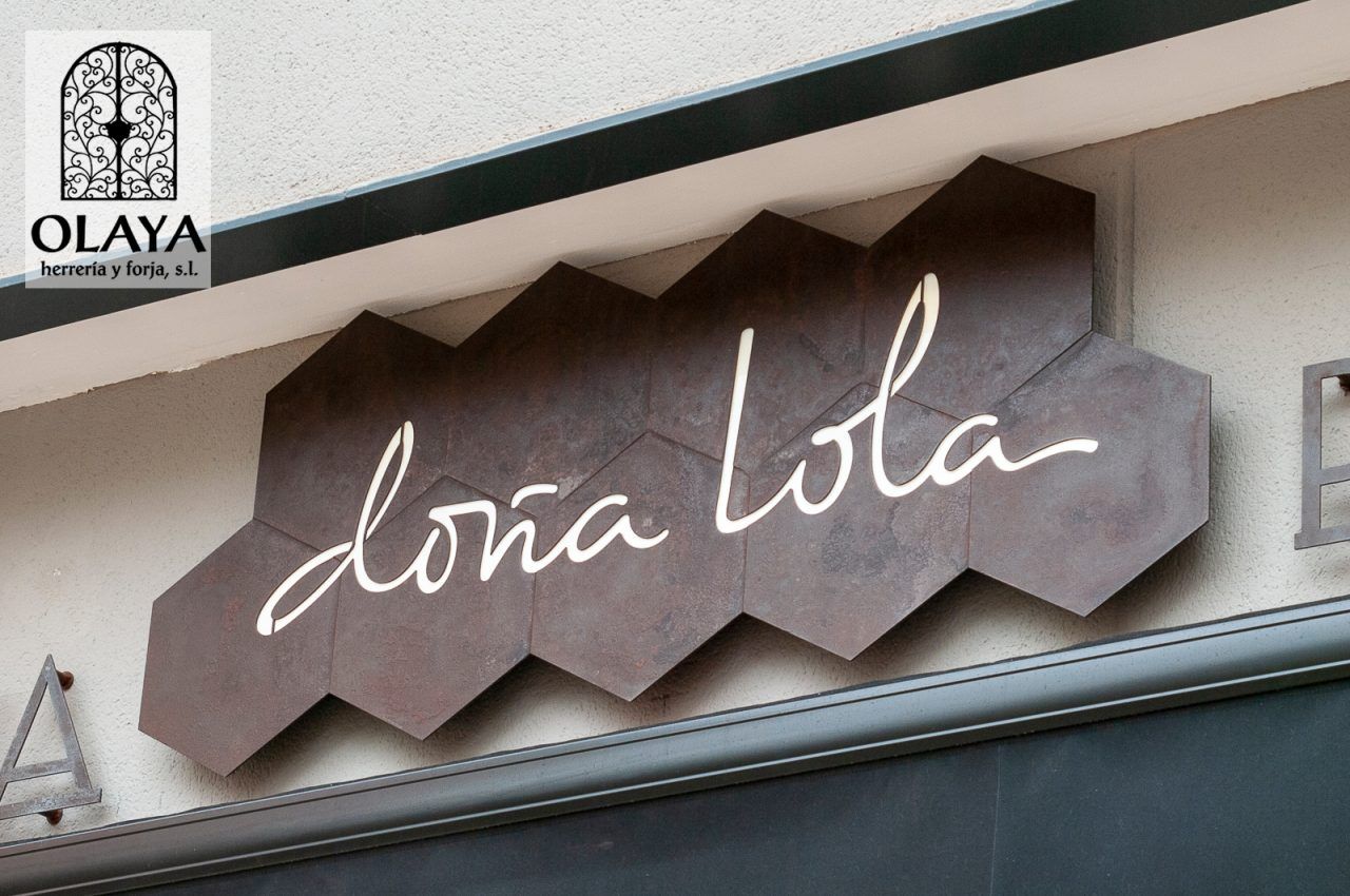 Origen de la Rotulación. Rotulos de Acero Corten. - Olaya Forja Madrid